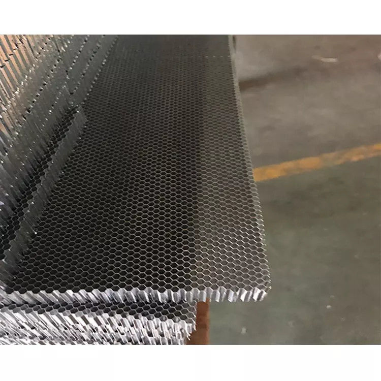 Standard Size 1220*2440mm Aluminum Honeycomb Core For Building Industry